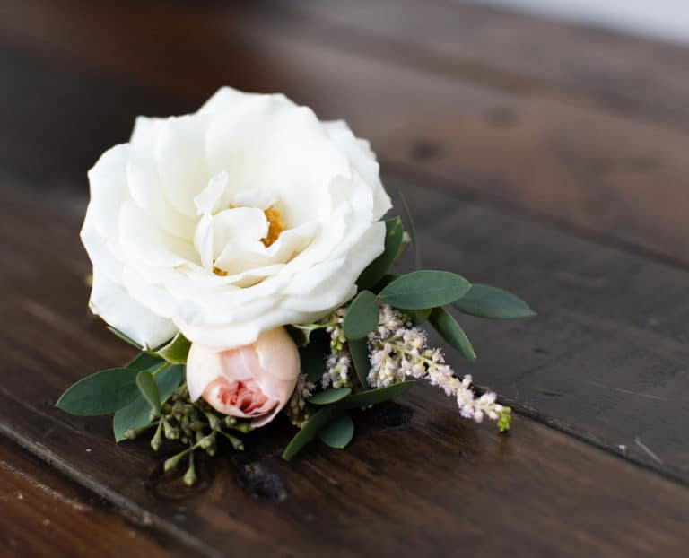 The Best Flowers to Use for DIY Corsages & Boutonnières - Cascade ...