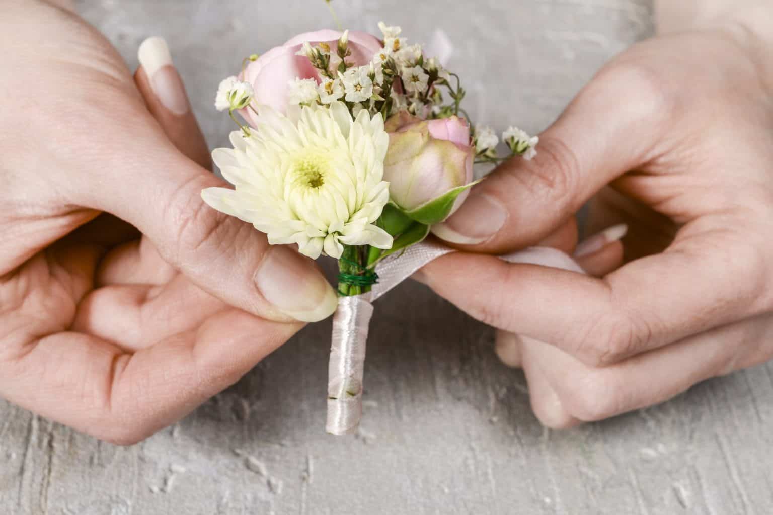 The Best Flowers to Use for DIY Corsages & Boutonnières - Cascade ...
