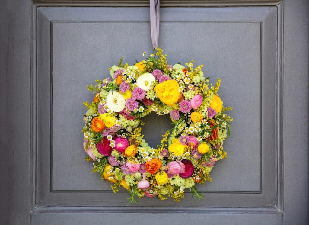 The Ultimate Guide to DIY Spring and Summer Floral Wreaths - Cascade ...