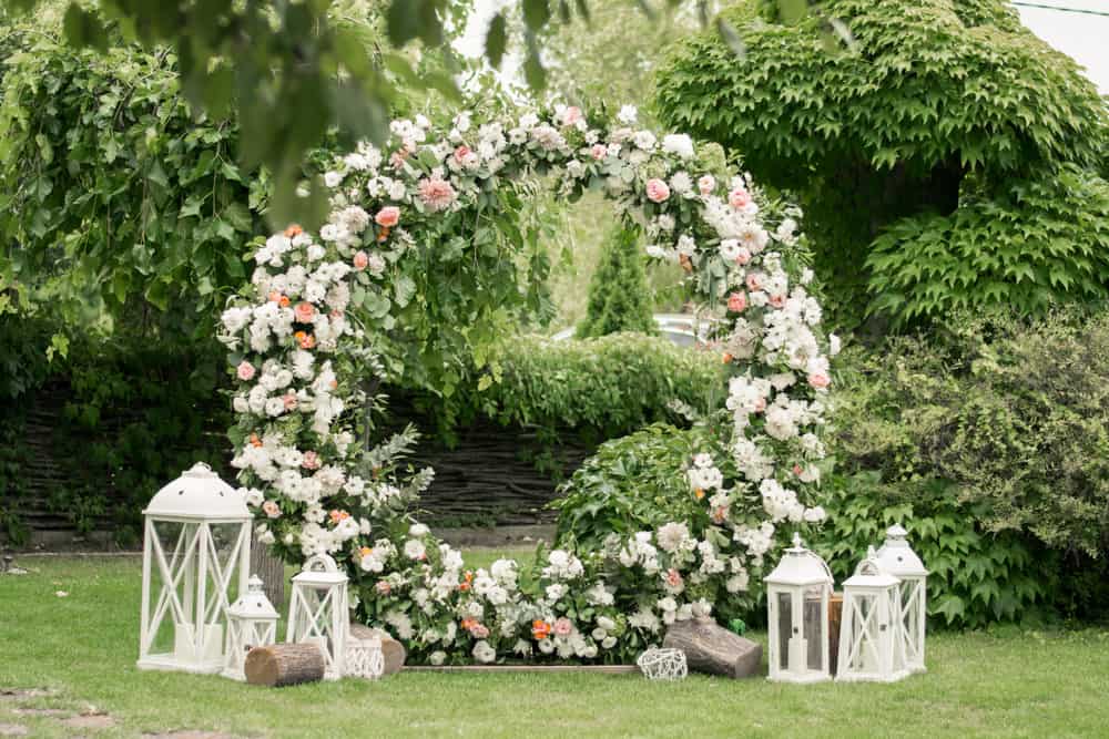 A Guide to Hosting a Garden Party with Fresh Flowers - Cascade Floral ...